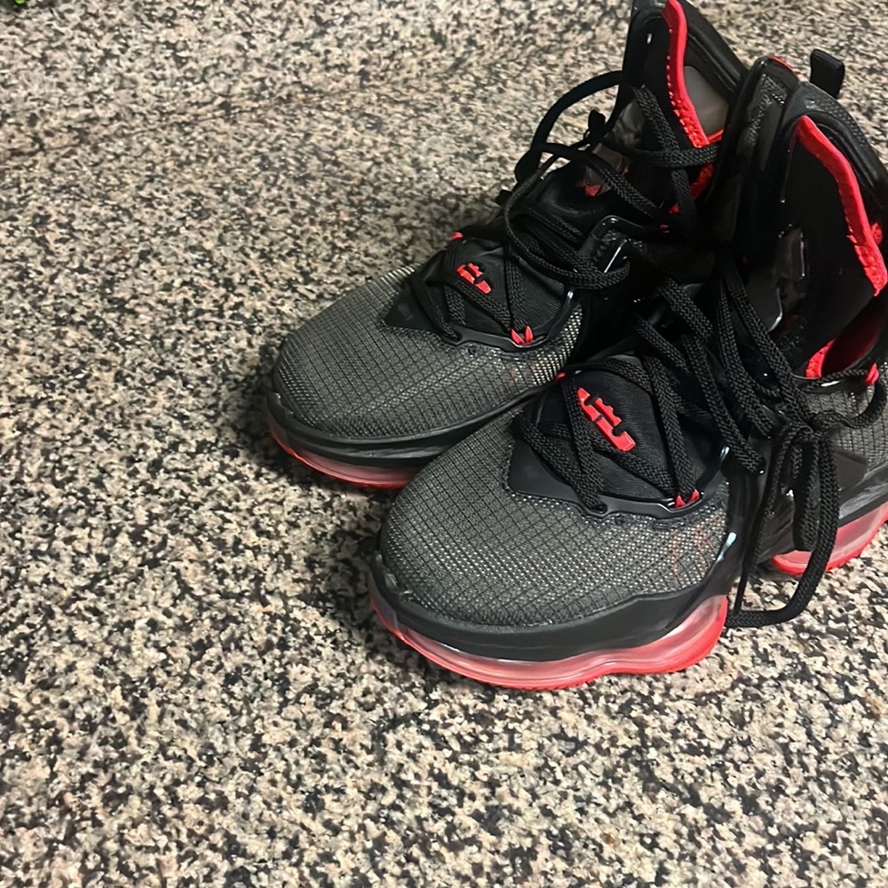Nike Mens Lebron Xix 19 "Space Jam Basketball Shoes - Gem